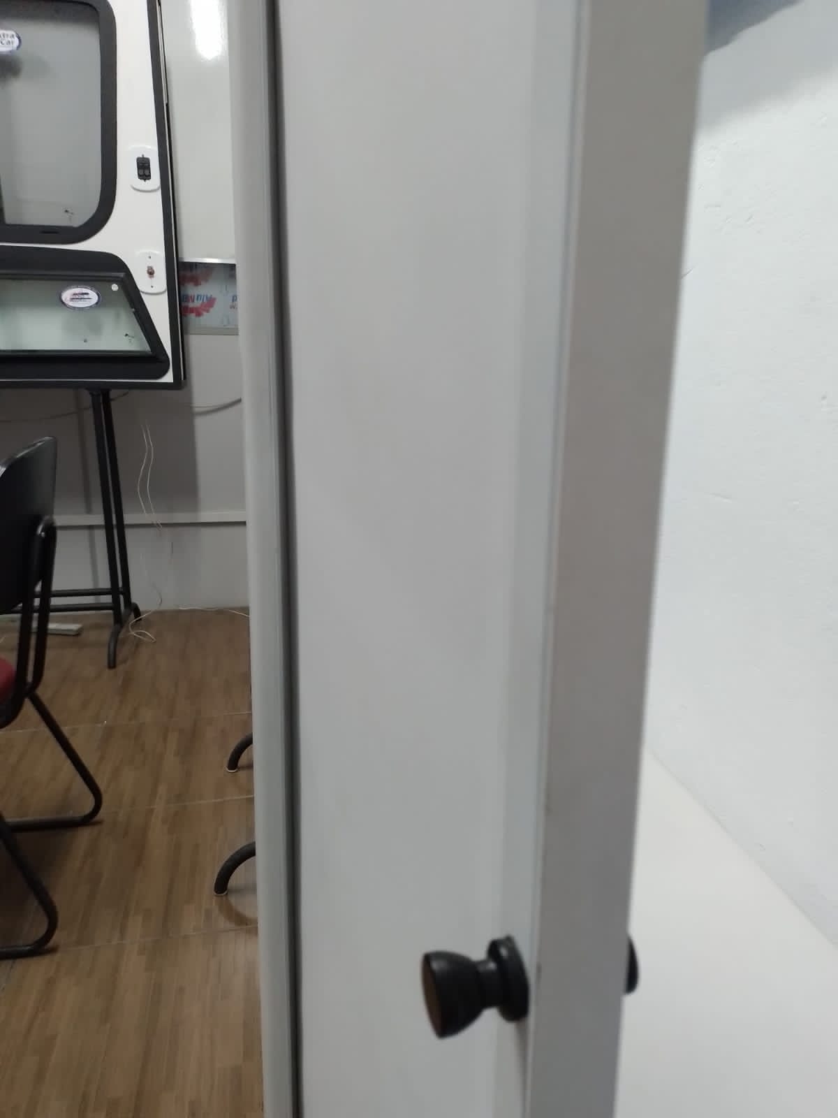 Porta Retrátil em Lona para banheiros, armários, fechamento de ...