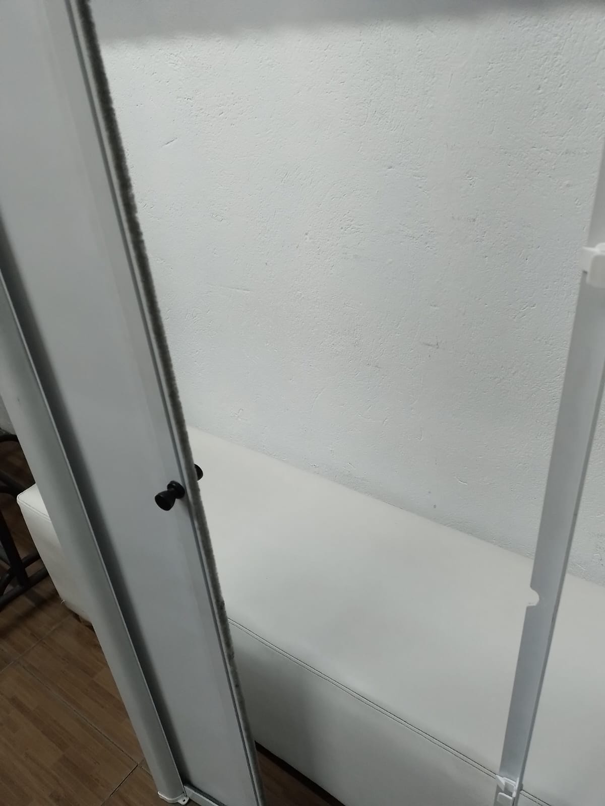 Porta Retrátil em Lona para banheiros, armários, fechamento de ...