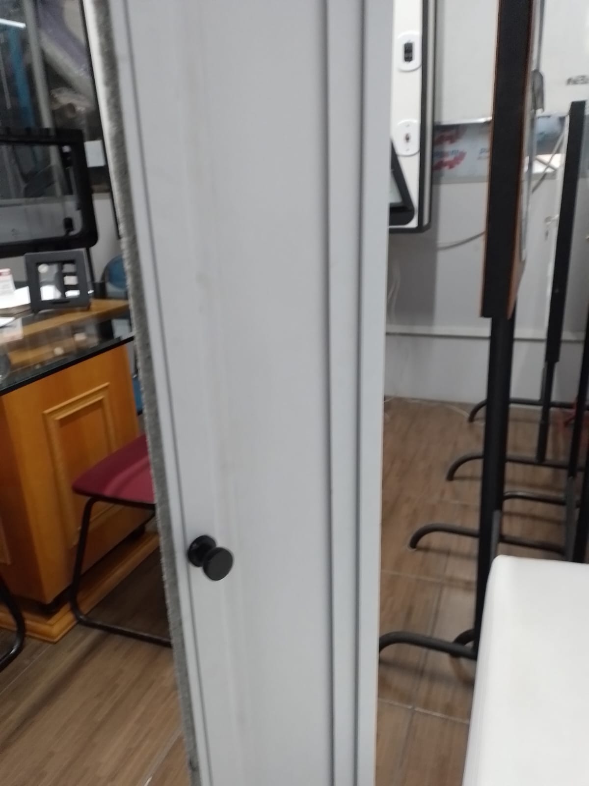 Porta Retrátil em Lona para banheiros, armários, fechamento de ...